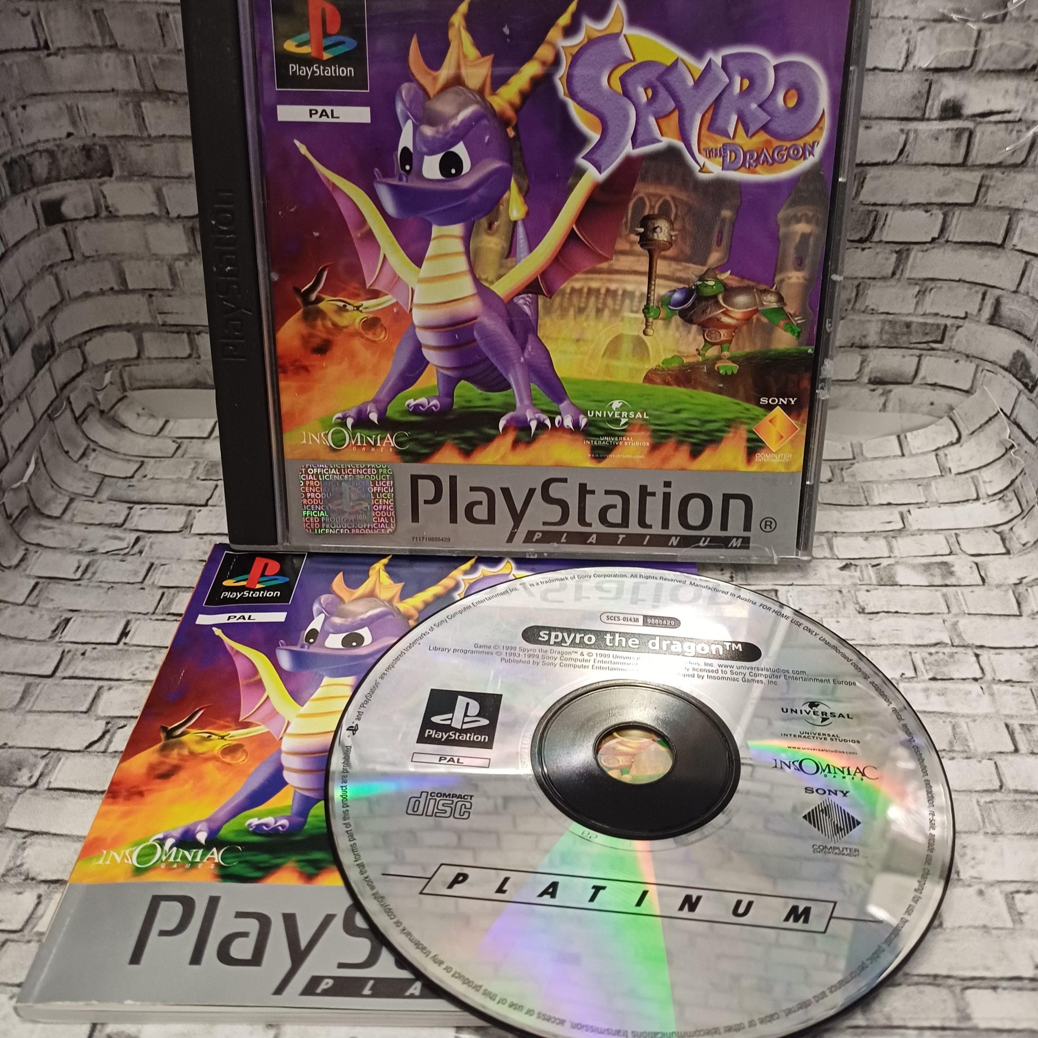 Spyro the Dragon käytetty (PS1) Platinum CIB - Pelimies